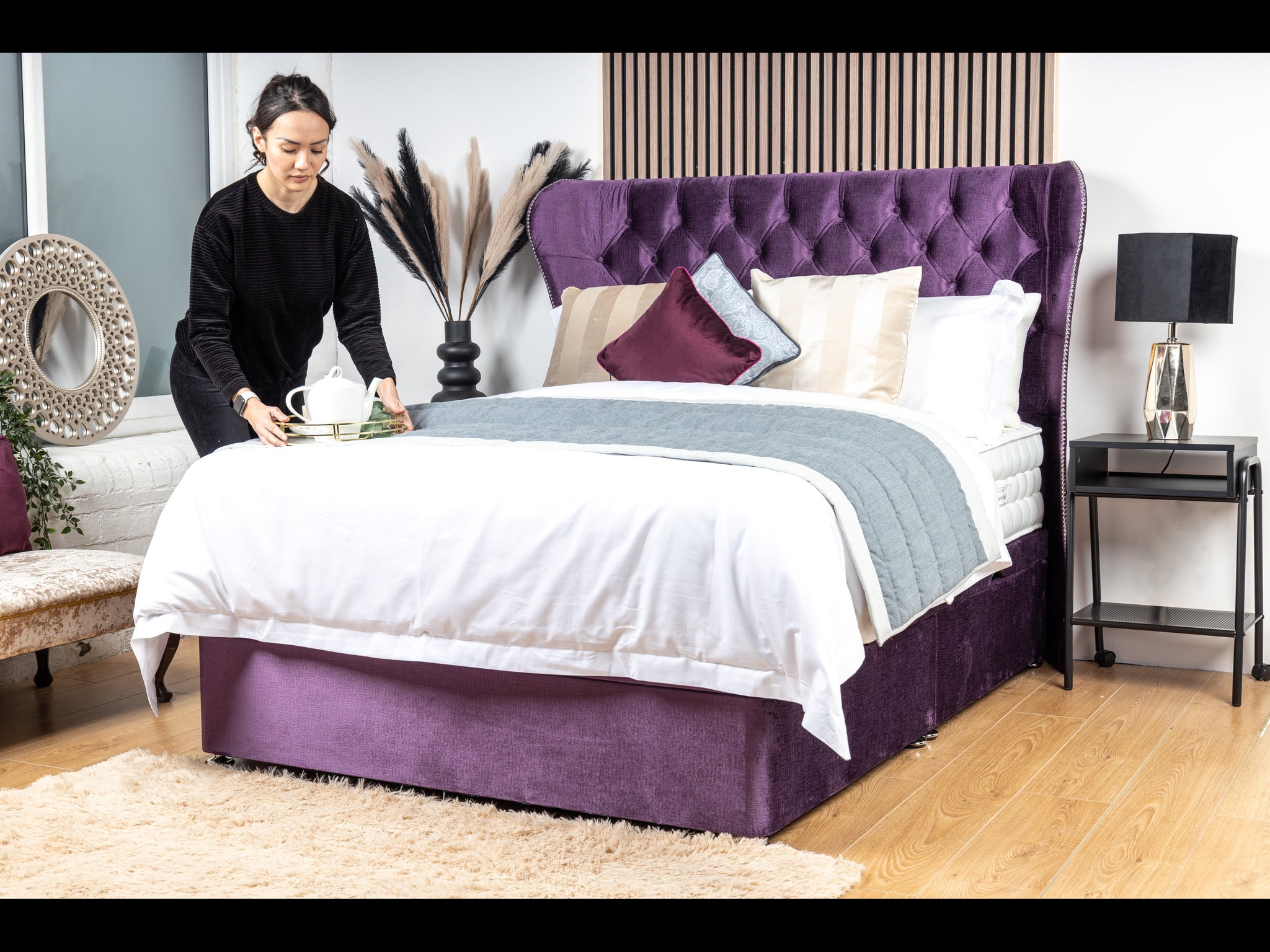 Chesterfield Curved Wing Ottoman Divan Bed With 54'' Floorstanding Hea